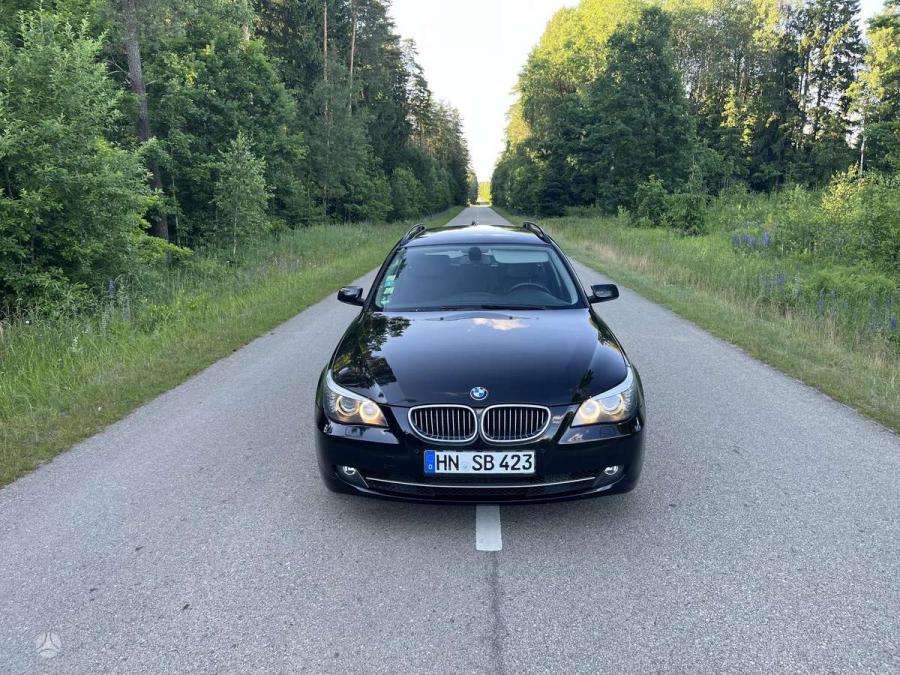 Melns BMW 525 2009 Viļņa, ar dzinēja tilpumu 2.99 L un nobraukumu 410 tūkst. km par 3999 €, foto 3 vietnē AUTOMOTO.COM.LV