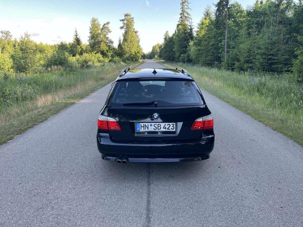 Melns BMW 525 2009 Viļņa, ar dzinēja tilpumu 2.99 L un nobraukumu 410 tūkst. km par 3999 €, foto 6 vietnē AUTOMOTO.COM.LV