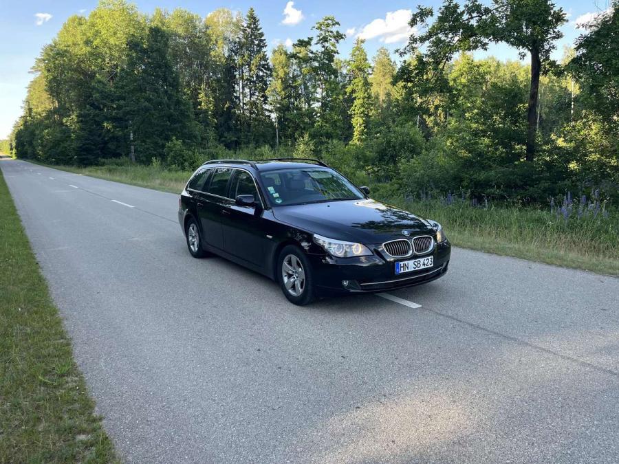 Melns BMW 525 2009 Viļņa, ar dzinēja tilpumu 2.99 L un nobraukumu 410 tūkst. km par 3999 €, foto 10 vietnē AUTOMOTO.COM.LV