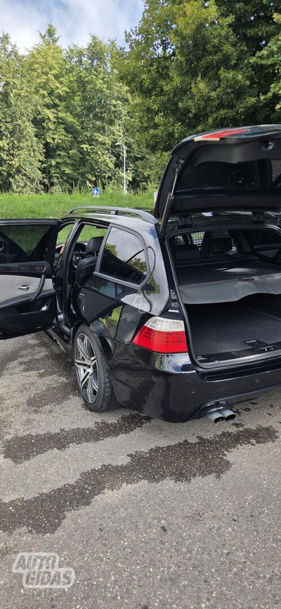 Melns BMW 525 2009 Šalčininkai, ar dzinēja tilpumu 3.00 L un nobraukumu 366 tūkst. km par 5000 €, foto 20 vietnē AUTOMOTO.COM.LV