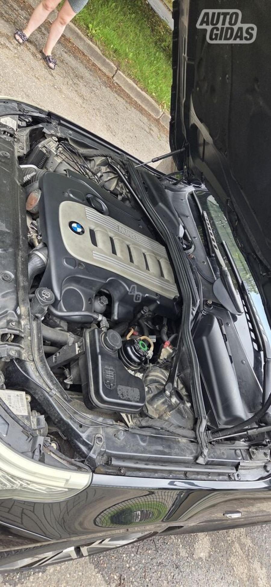 Melns BMW 525 2009 Šalčininkai, ar dzinēja tilpumu 3.00 L un nobraukumu 366 tūkst. km par 5000 €, foto 25 vietnē AUTOMOTO.COM.LV