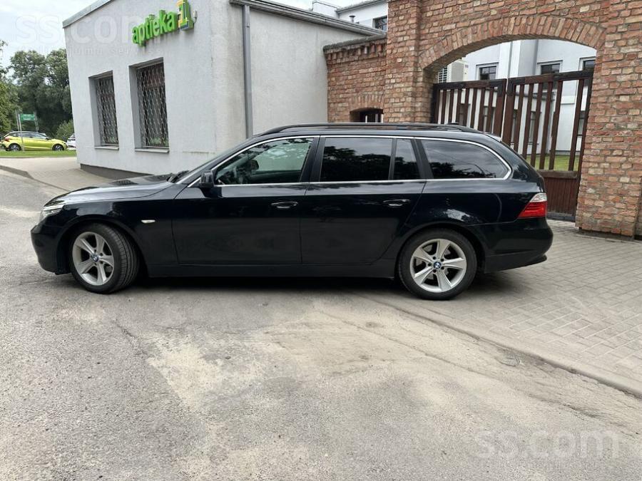 Melns BMW 525 2009 Jelgava, ar dzinēja tilpumu 3.00 L un nobraukumu 483 tūkst. km par 4900 €, foto 9 vietnē AUTOMOTO.COM.LV