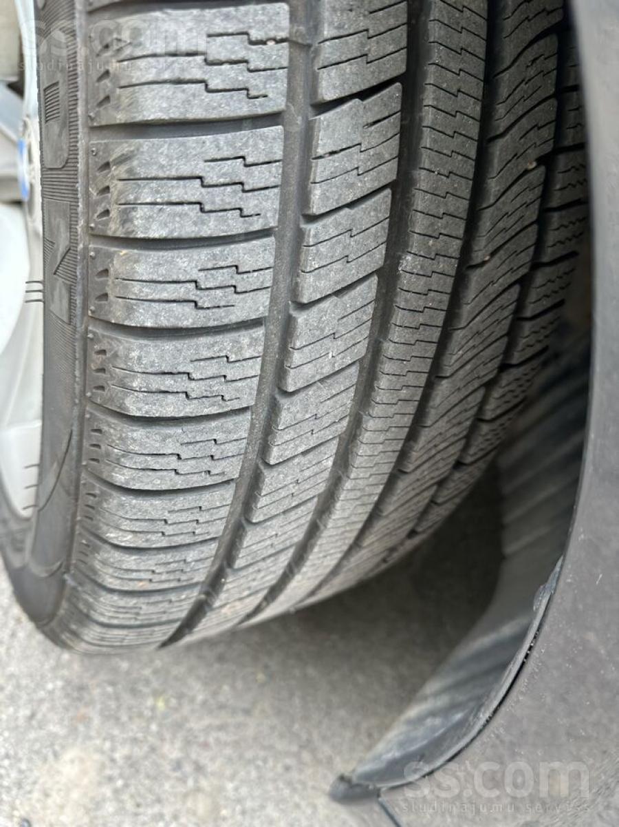 Melns BMW 525 2009 Jelgava, ar dzinēja tilpumu 3.00 L un nobraukumu 483 tūkst. km par 4900 €, foto 15 vietnē AUTOMOTO.COM.LV