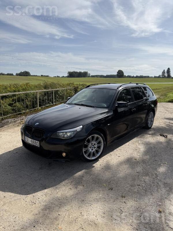Black BMW 525 2009 in Riga, with an engine capacity of 3.00 L and mileage of 388 thousand km for 6100 €, photo 1 on AUTOMOTO.COM.LV
