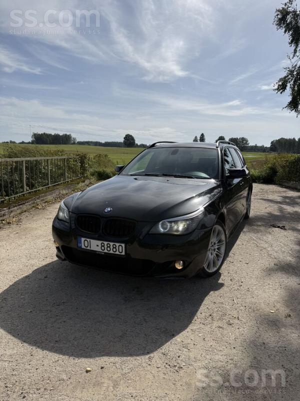 Black BMW 525 2009 in Riga, with an engine capacity of 3.00 L and mileage of 388 thousand km for 6100 €, photo 3 on AUTOMOTO.COM.LV