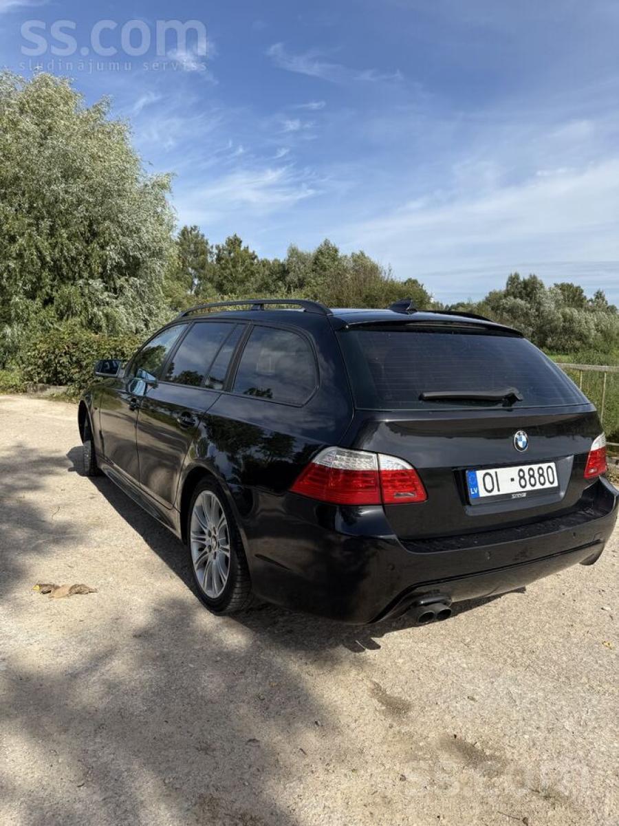 Black BMW 525 2009 in Riga, with an engine capacity of 3.00 L and mileage of 388 thousand km for 6150 €, photo 8 on AUTOMOTO.COM.LV