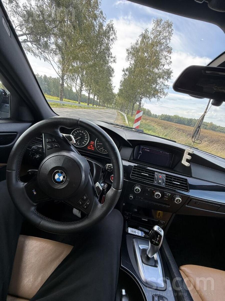 Black BMW 525 2009 in Riga, with an engine capacity of 3.00 L and mileage of 388 thousand km for 6150 €, photo 12 on AUTOMOTO.COM.LV