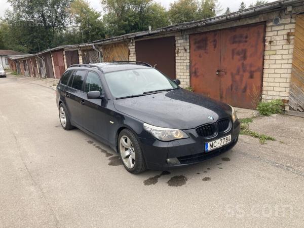 Черный БМВ 525 2009 в Рига, объемом двигателя 3.00 л и пробегом 305 тыс. км за 3400 €, фото 9 на AUTOMOTO.COM.LV