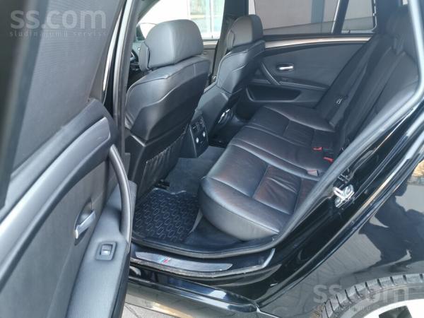 Black BMW 525 2010 in Aizkraukle, with an engine capacity of 3.00 L and mileage of 382 thousand km for 6560 €, photo 8 on AUTOMOTO.COM.LV