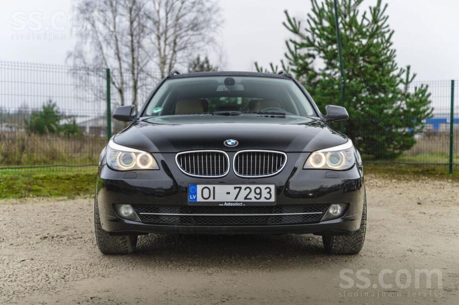 Black BMW 525 2010 in Riga, with an engine capacity of 3.00 L and mileage of 368 thousand km for 7490 €, photo 2 on AUTOMOTO.COM.LV