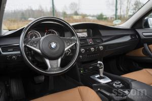 Black BMW 525 2010 in Riga, with an engine capacity of 3.00 L and mileage of 368 thousand km for 7490 €, photo 7 on AUTOMOTO.COM.LV