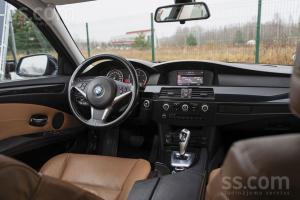 Black BMW 525 2010 in Riga, with an engine capacity of 3.00 L and mileage of 368 thousand km for 7490 €, photo 11 on AUTOMOTO.COM.LV