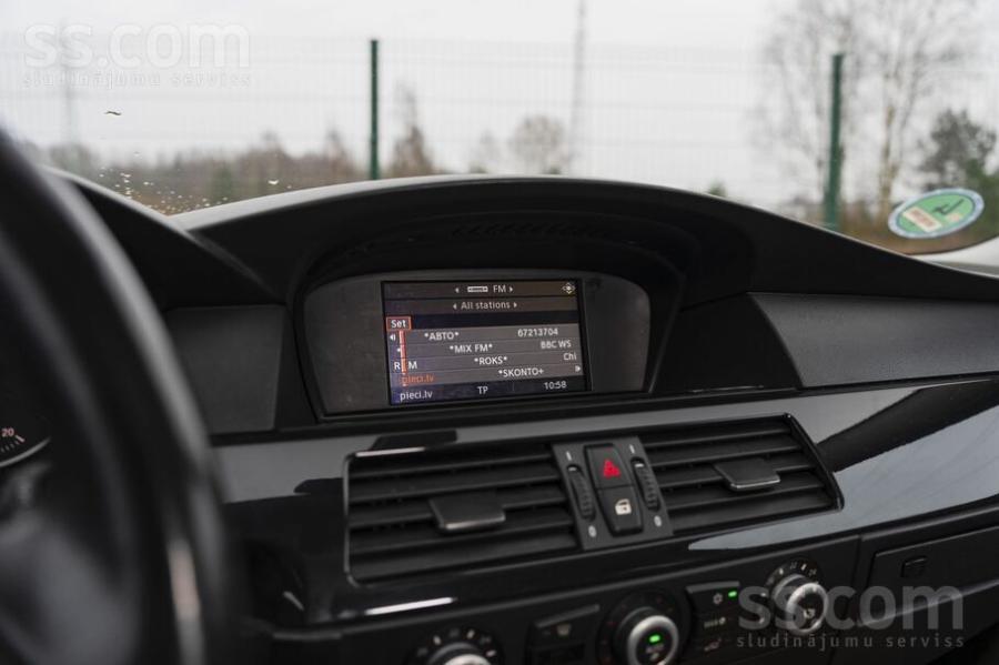 Black BMW 525 2010 in Riga, with an engine capacity of 3.00 L and mileage of 368 thousand km for 7490 €, photo 17 on AUTOMOTO.COM.LV