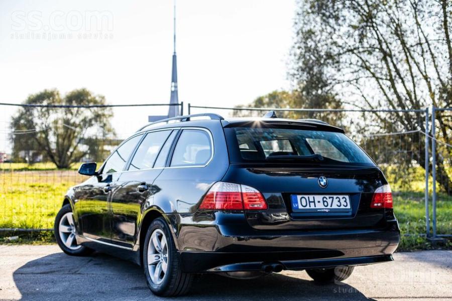 Black BMW 525 2010 in Riga, with an engine capacity of 3.00 L and mileage of 270 thousand km for 6190 €, photo 7 on AUTOMOTO.COM.LV