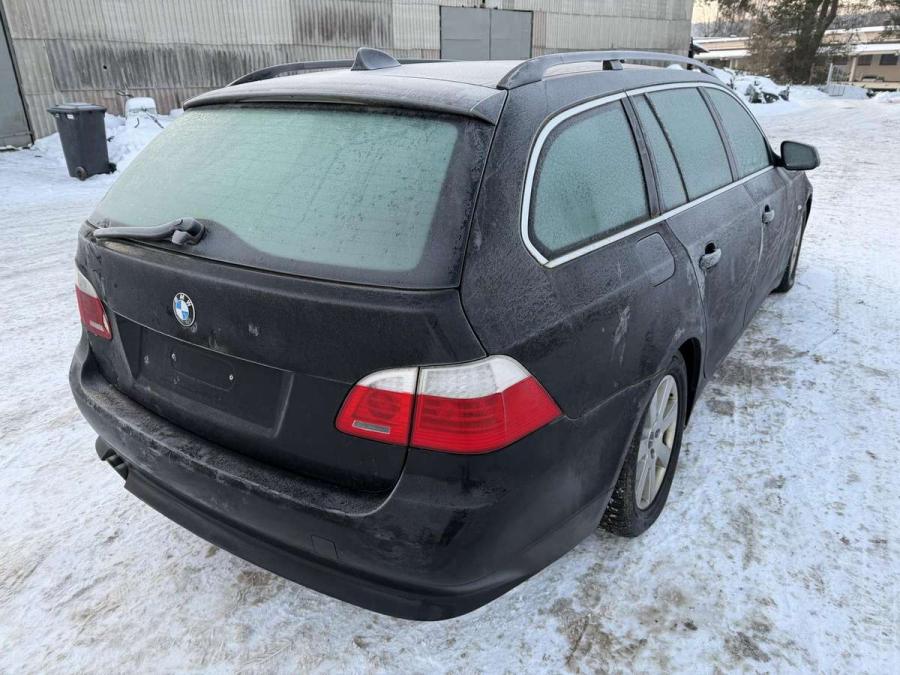 Black BMW 525 2010 in Prienai, with an engine capacity of 2.99 L and mileage of 430 thousand km for 2450 €, photo 2 on AUTOMOTO.COM.LV