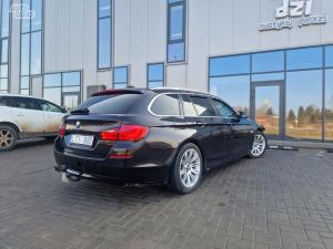 Black BMW 525 2010 in Kaunas, with an engine capacity of 3.00 L and mileage of 255 thousand km for 6950 €, photo 4 on AUTOMOTO.COM.LV