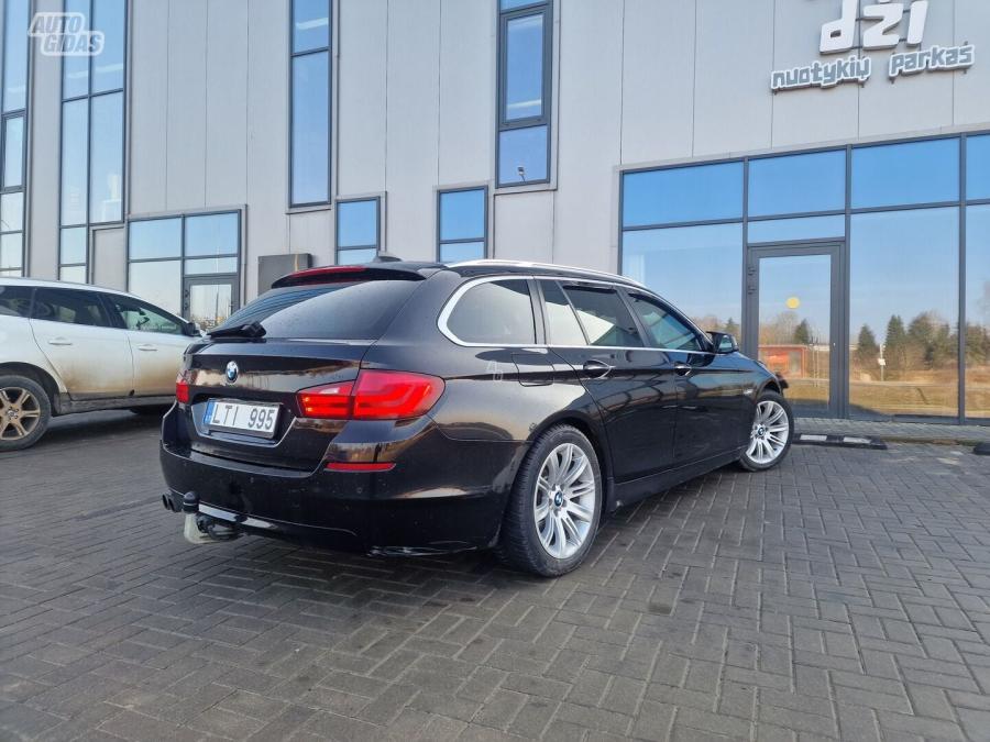Black BMW 525 2010 in Kaunas, with an engine capacity of 3.00 L and mileage of 255 thousand km for 6950 €, photo 4 on AUTOMOTO.COM.LV