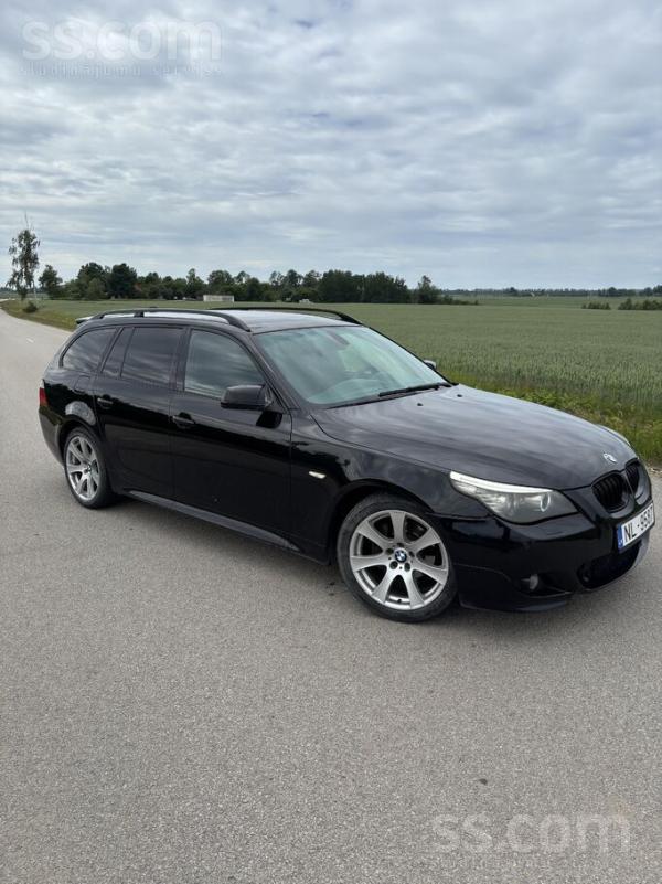 Black BMW 525 2010 in Riga, with an engine capacity of 3.00 L and mileage of 639 thousand km for 4350 €, photo 2 on AUTOMOTO.COM.LV