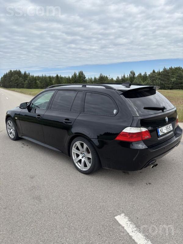 Black BMW 525 2010 in Riga, with an engine capacity of 3.00 L and mileage of 639 thousand km for 4350 €, photo 4 on AUTOMOTO.COM.LV