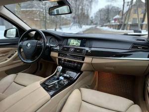 Black BMW 525 2010 in Riga, with an engine capacity of 3.00 L and mileage of 232 thousand km for 8790 €, photo 6 on AUTOMOTO.COM.LV