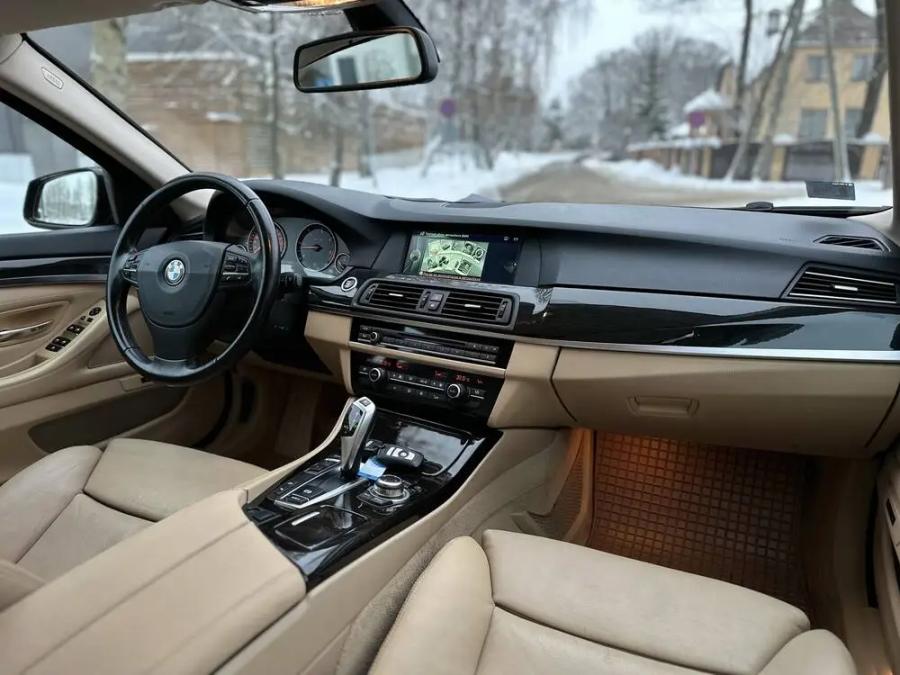 Black BMW 525 2010 in Riga, with an engine capacity of 3.00 L and mileage of 232 thousand km for 8790 €, photo 6 on AUTOMOTO.COM.LV