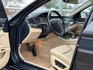 Black BMW 525 2010 in Riga, with an engine capacity of 3.00 L and mileage of 232 thousand km for 8790 €, photo 11 on AUTOMOTO.COM.LV
