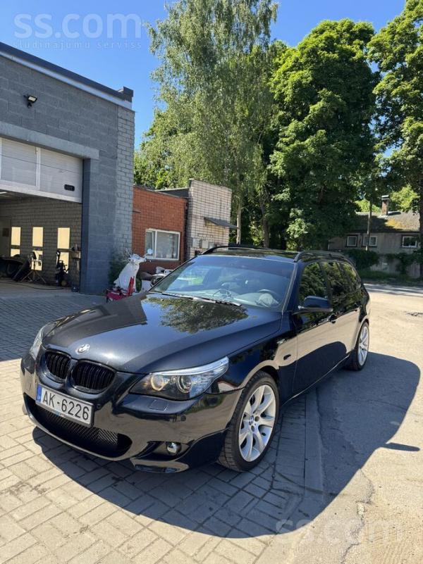 Black BMW 525 2010 in Riga, with an engine capacity of 3.00 L and mileage of 385 thousand km for 5500 €, photo 1 on AUTOMOTO.COM.LV