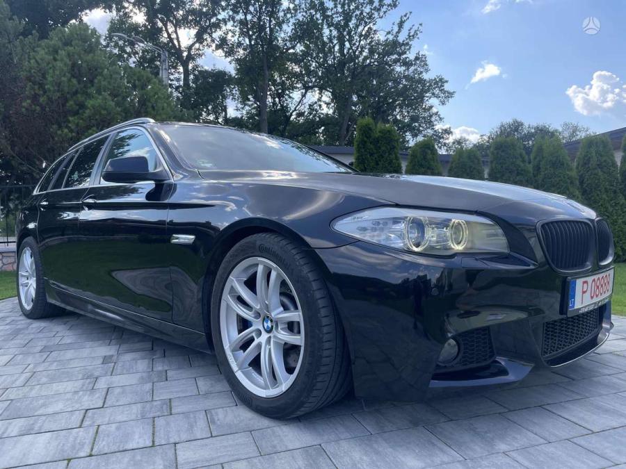 Black BMW 525 2010 in Vilnius, with an engine capacity of 2.99 L and mileage of 357 thousand km for 7999 €, photo 3 on AUTOMOTO.COM.LV