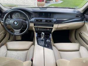 Black BMW 525 2010 in Vilnius, with an engine capacity of 2.99 L and mileage of 357 thousand km for 7999 €, photo 14 on AUTOMOTO.COM.LV