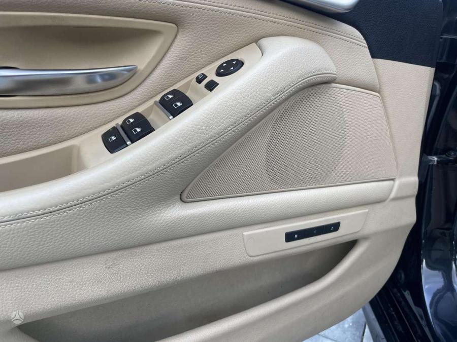 Black BMW 525 2010 in Vilnius, with an engine capacity of 2.99 L and mileage of 357 thousand km for 7999 €, photo 17 on AUTOMOTO.COM.LV