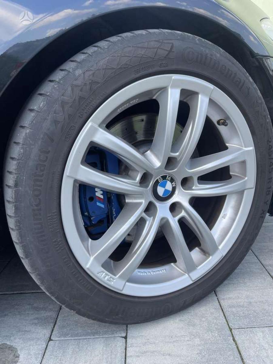 Black BMW 525 2010 in Vilnius, with an engine capacity of 2.99 L and mileage of 357 thousand km for 7999 €, photo 25 on AUTOMOTO.COM.LV