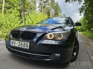 Black BMW 525 2010 in Riga, with an engine capacity of 3.00 L and mileage of 368 thousand km for 5950 €, photo 1 on AUTOMOTO.COM.LV
