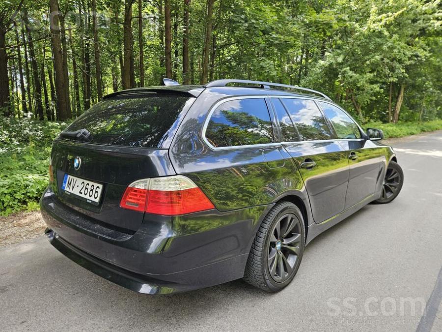 Black BMW 525 2010 in Riga, with an engine capacity of 3.00 L and mileage of 368 thousand km for 5950 €, photo 6 on AUTOMOTO.COM.LV