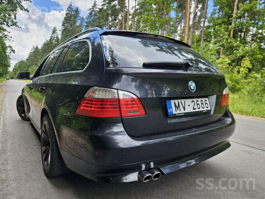 Black BMW 525 2010 in Riga, with an engine capacity of 3.00 L and mileage of 368 thousand km for 5950 €, photo 12 on AUTOMOTO.COM.LV