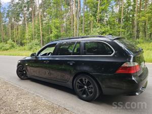 Black BMW 525 2010 in Riga, with an engine capacity of 3.00 L and mileage of 368 thousand km for 5950 €, photo 14 on AUTOMOTO.COM.LV