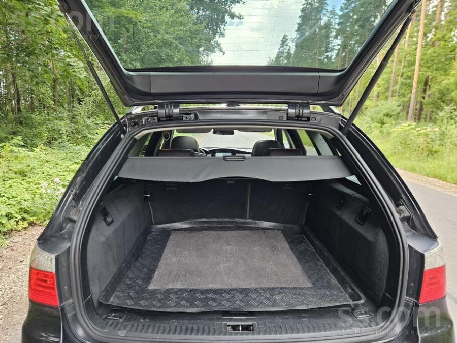 Black BMW 525 2010 in Riga, with an engine capacity of 3.00 L and mileage of 368 thousand km for 5950 €, photo 29 on AUTOMOTO.COM.LV