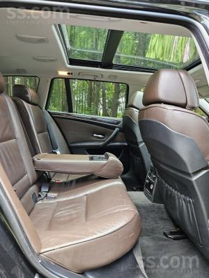 Black BMW 525 2010 in Riga, with an engine capacity of 3.00 L and mileage of 368 thousand km for 5950 €, photo 31 on AUTOMOTO.COM.LV
