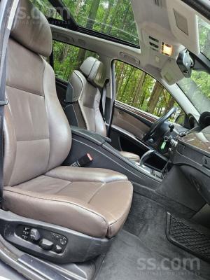 Black BMW 525 2010 in Riga, with an engine capacity of 3.00 L and mileage of 368 thousand km for 5950 €, photo 33 on AUTOMOTO.COM.LV