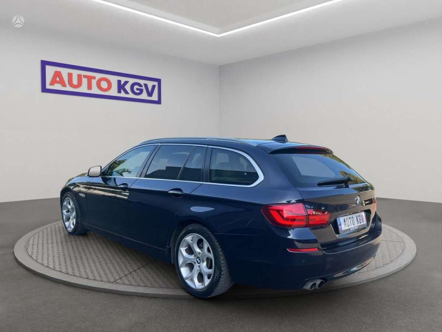 Melns BMW 525 2010 Kauņa, ar dzinēja tilpumu 3.00 L un nobraukumu 313 tūkst. km par 9999 €, foto 4 vietnē AUTOMOTO.COM.LV