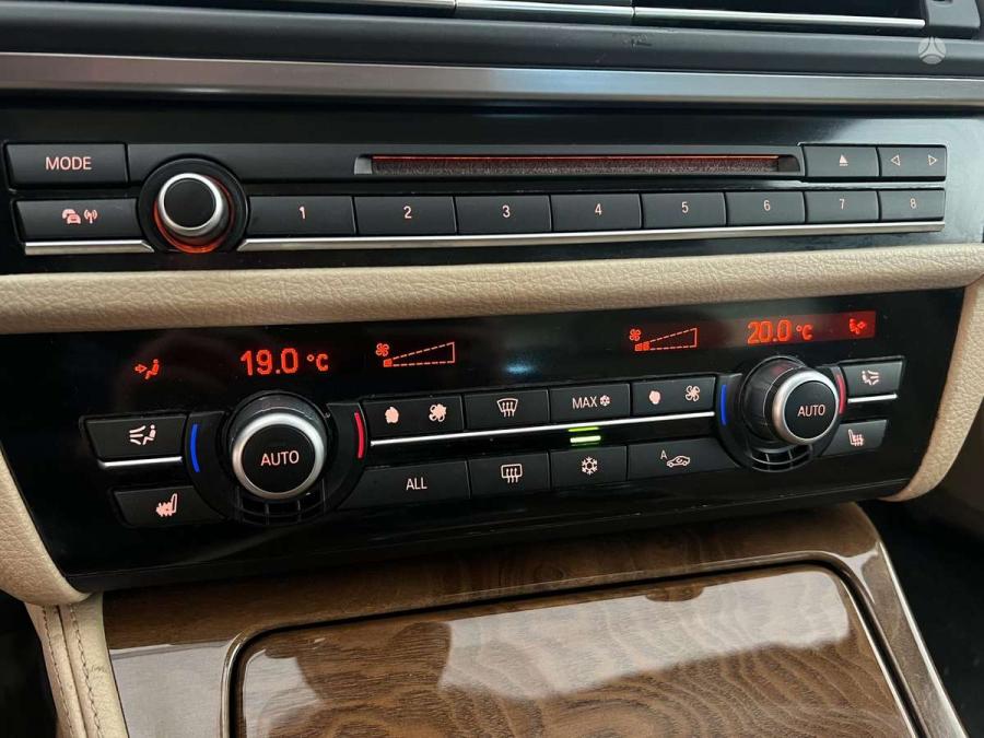 Melns BMW 525 2010 Kauņa, ar dzinēja tilpumu 3.00 L un nobraukumu 313 tūkst. km par 9999 €, foto 17 vietnē AUTOMOTO.COM.LV