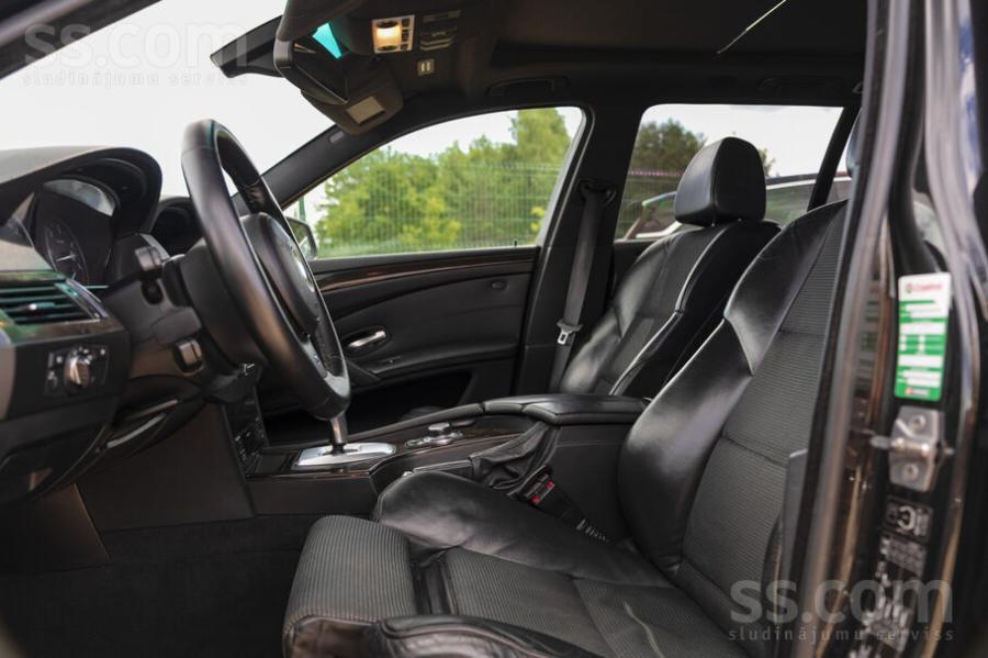 Black BMW 525 2010 in Riga, with an engine capacity of 3.00 L and mileage of 402 thousand km for 7890 €, photo 9 on AUTOMOTO.COM.LV