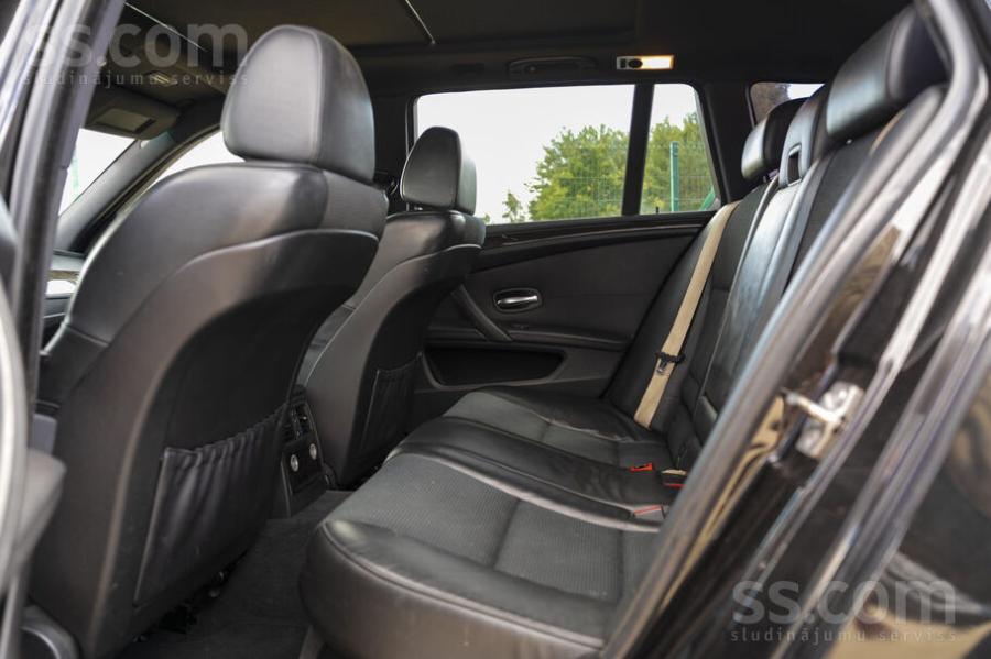 Black BMW 525 2010 in Riga, with an engine capacity of 3.00 L and mileage of 402 thousand km for 7890 €, photo 10 on AUTOMOTO.COM.LV