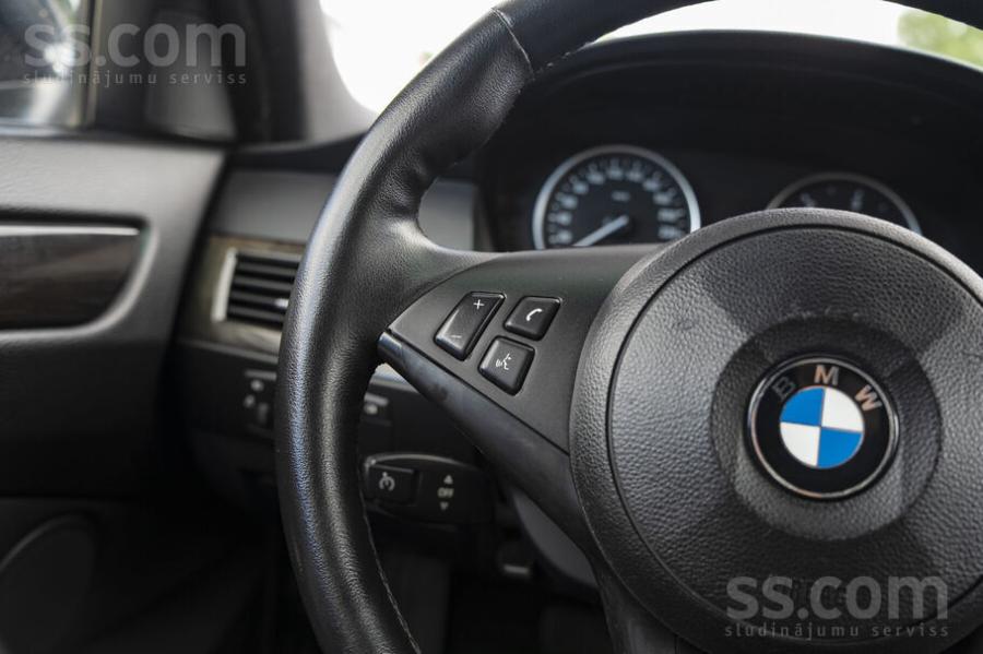 Black BMW 525 2010 in Riga, with an engine capacity of 3.00 L and mileage of 402 thousand km for 7890 €, photo 14 on AUTOMOTO.COM.LV