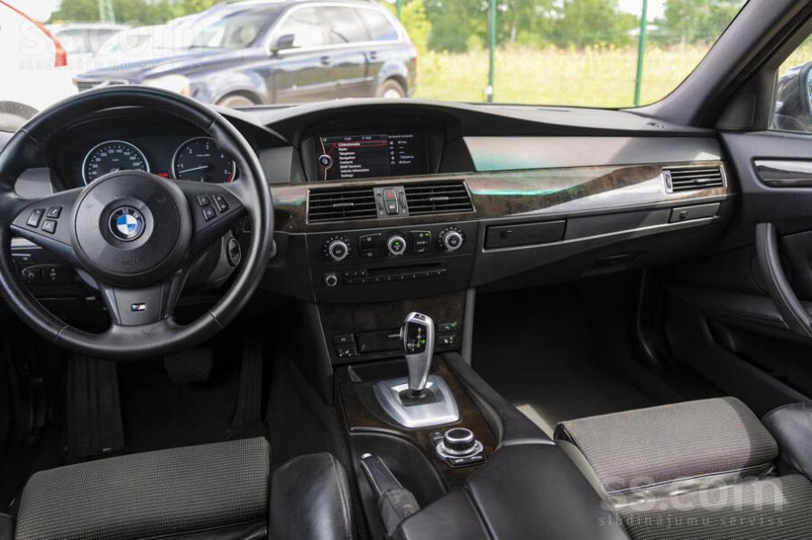 Black BMW 525 2010 in Riga, with an engine capacity of 3.00 L and mileage of 402 thousand km for 7890 €, photo 19 on AUTOMOTO.COM.LV
