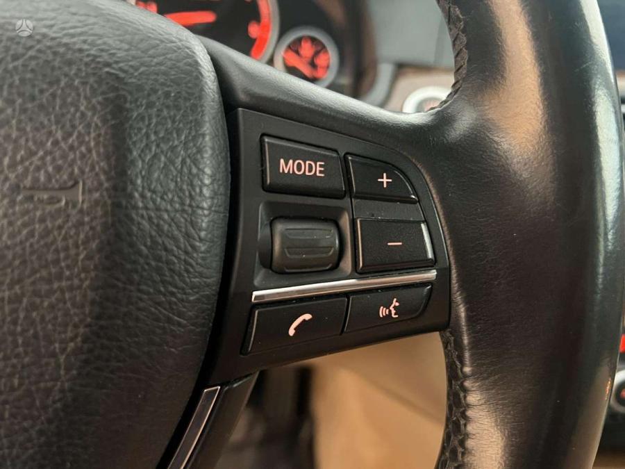 Black BMW 525 2010 in Kaunas, with an engine capacity of 3.00 L and mileage of 313 thousand km for 9999 €, photo 19 on AUTOMOTO.COM.LV