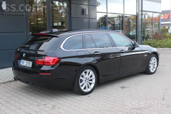 Black BMW 525 2011 in Dobele, with an engine capacity of 3.00 L and mileage of 314 thousand km for 7100 €, photo 5 on AUTOMOTO.COM.LV