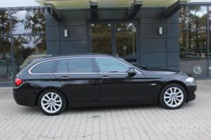 Black BMW 525 2011 in Dobele, with an engine capacity of 3.00 L and mileage of 314 thousand km for 7100 €, photo 6 on AUTOMOTO.COM.LV