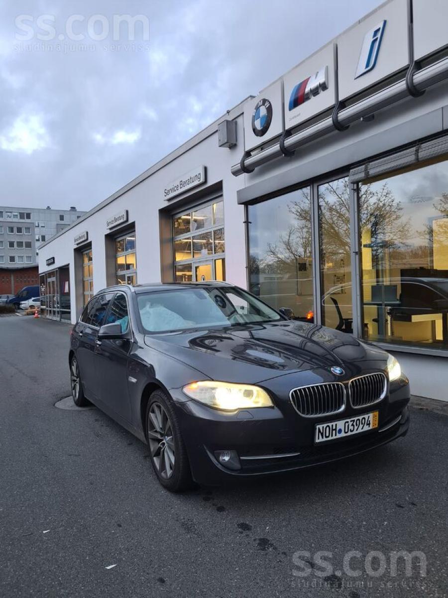 Black BMW 525 2011 in Tukums, with an engine capacity of 3.00 L and mileage of 318 thousand km for 7600 €, photo 1 on AUTOMOTO.COM.LV