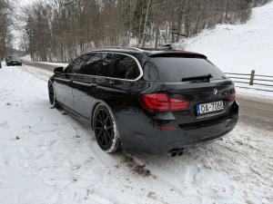 Black BMW 525 2011 in Riga, with an engine capacity of 3.00 L and mileage of 288 thousand km for 10800 €, photo 4 on AUTOMOTO.COM.LV