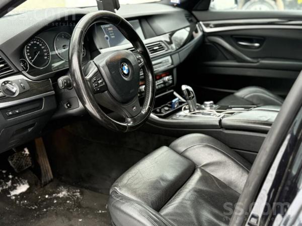 Black BMW 525 2011 in Riga, with an engine capacity of 3.00 L and mileage of 340 thousand km for 10000 €, photo 5 on AUTOMOTO.COM.LV
